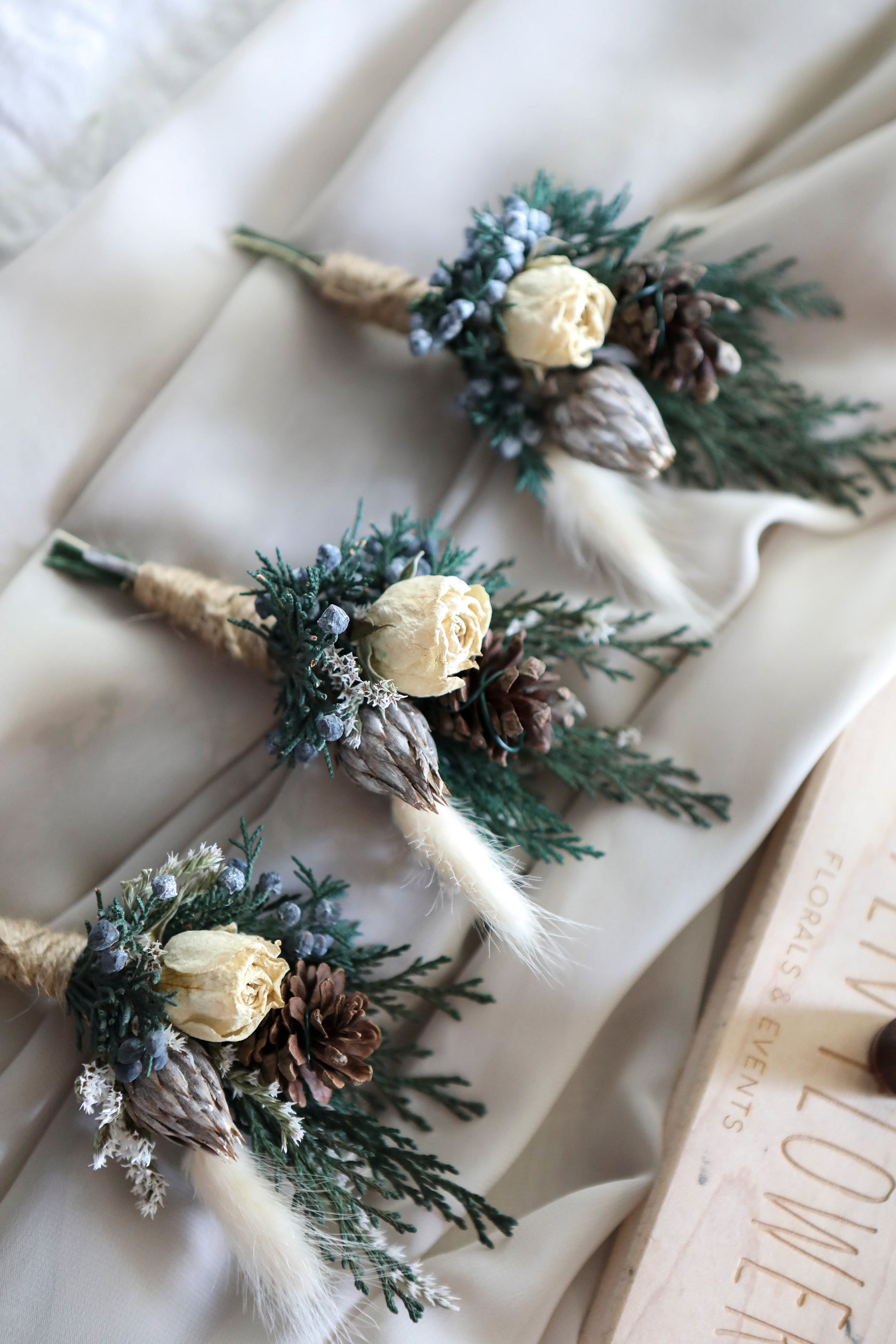 Winter Dried Flowers Bouquet – Heavenpartyflowers